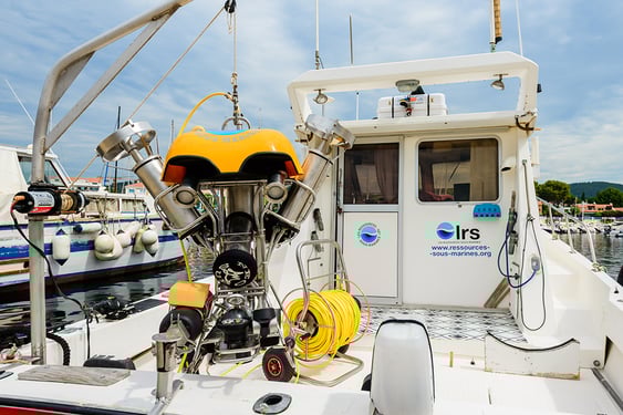 Electromagnetic Solutions for UUVs